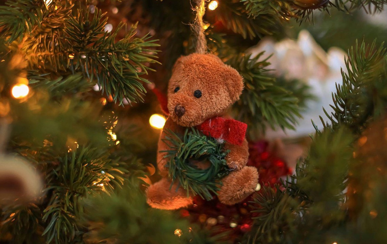 Why a Skinny Christmas Tree is Perfect for Every Home - Christmas All Day